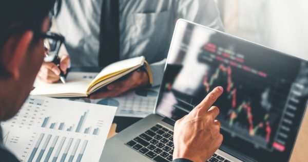 How to Be a Part-Time Trader: Tips on Workflow and Strategy